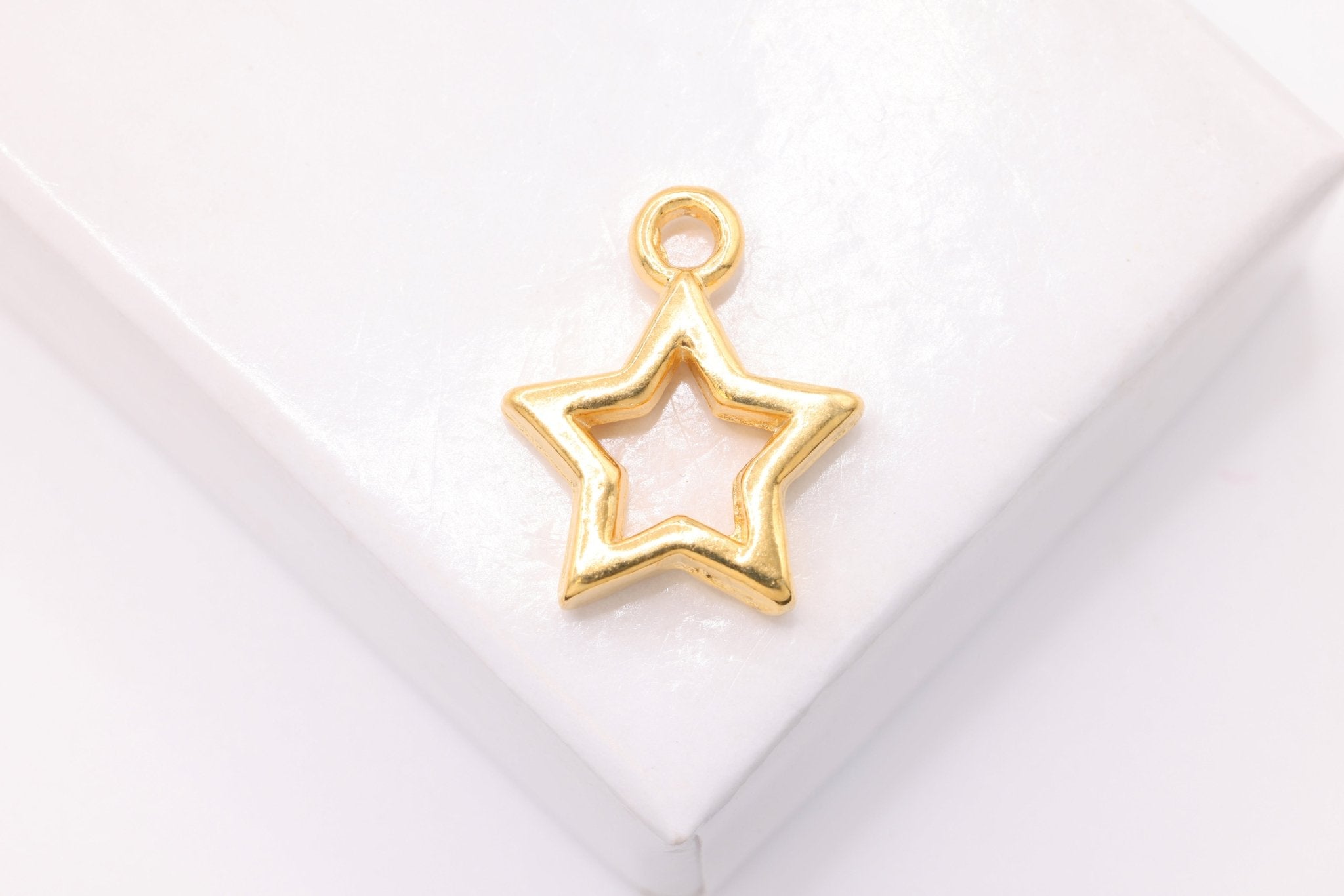 Star Charm, Wholesale, 14K Solid Gold, 14mm, Open Shooting Star